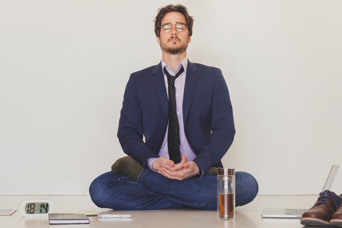 Quelques postures assises pour méditer - Yoga Expérience